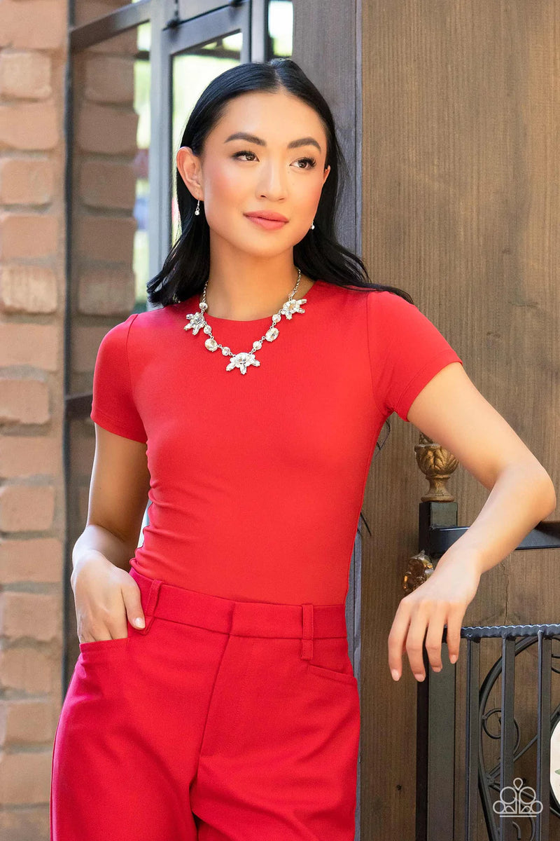 Paparazzi GLOW-trotting Twinkle - Necklace White 2022 Convention Exclu ...